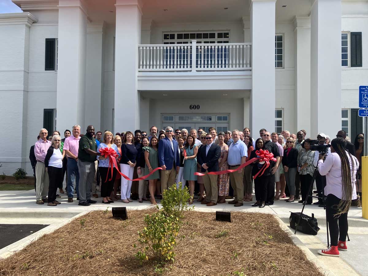 Locally owned bank opens doors on new building | Moultrie Observer
