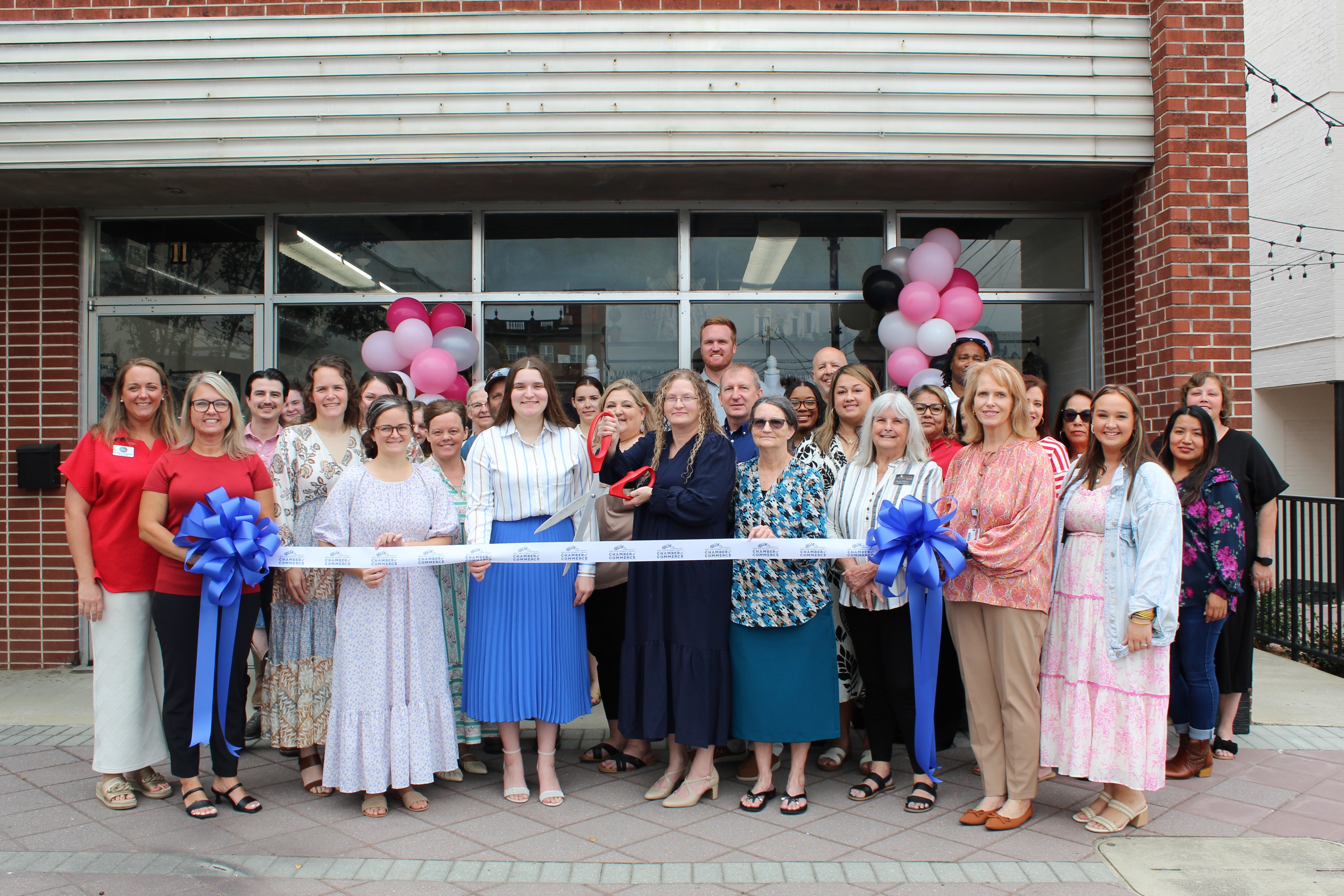 Oneta Marie Boutique cuts ribbon | Moultrie Observer